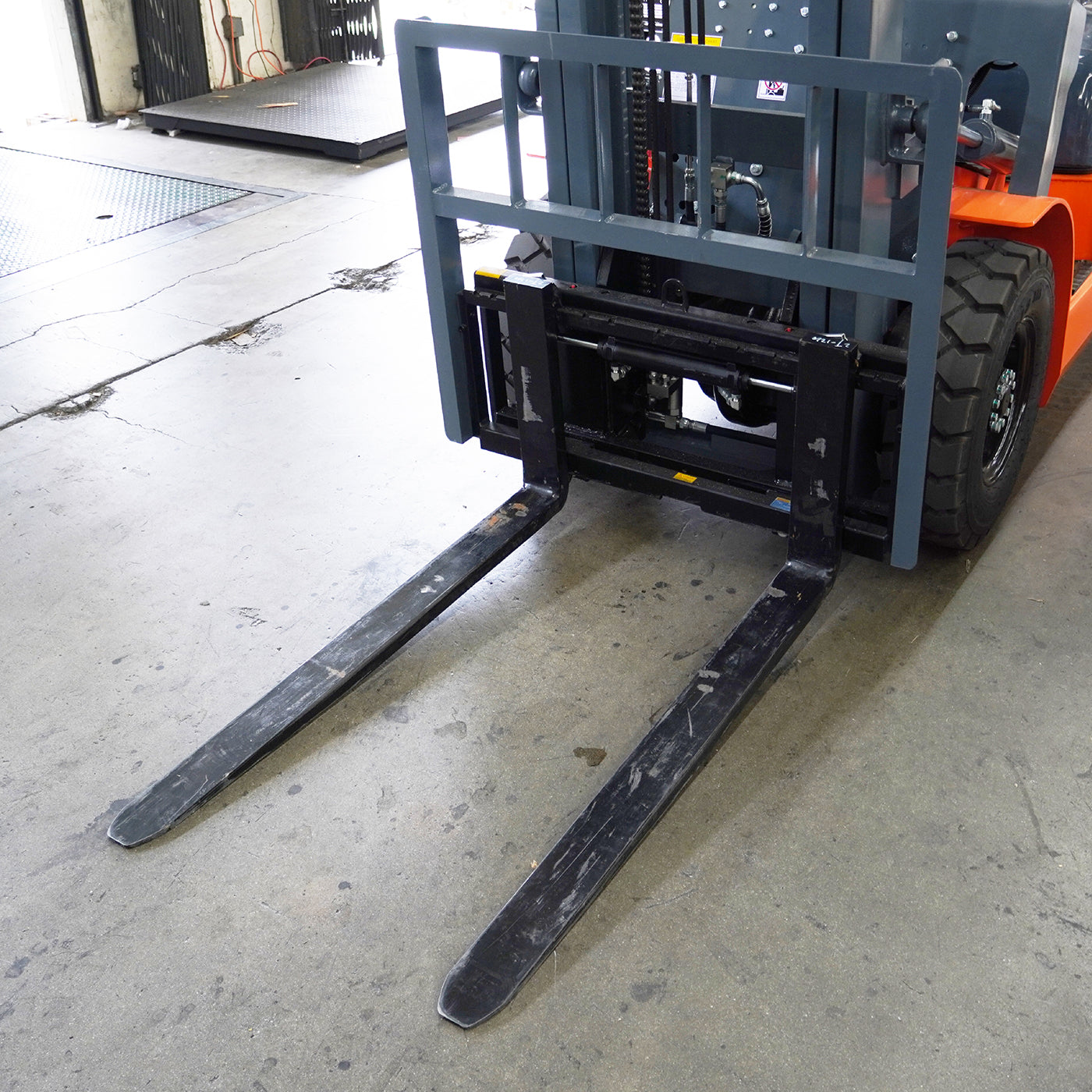Lightweight Forklift 5500lbs Pallet Stacking Machine LPG Gas Regular G